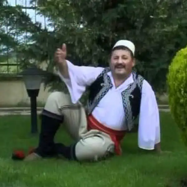 Avni Lushka, Këngë