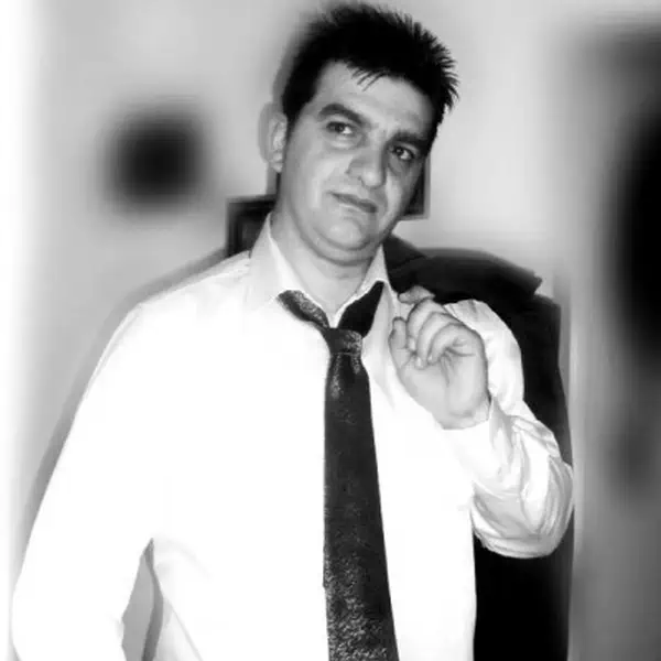 Roland Trendafili :: Biografia