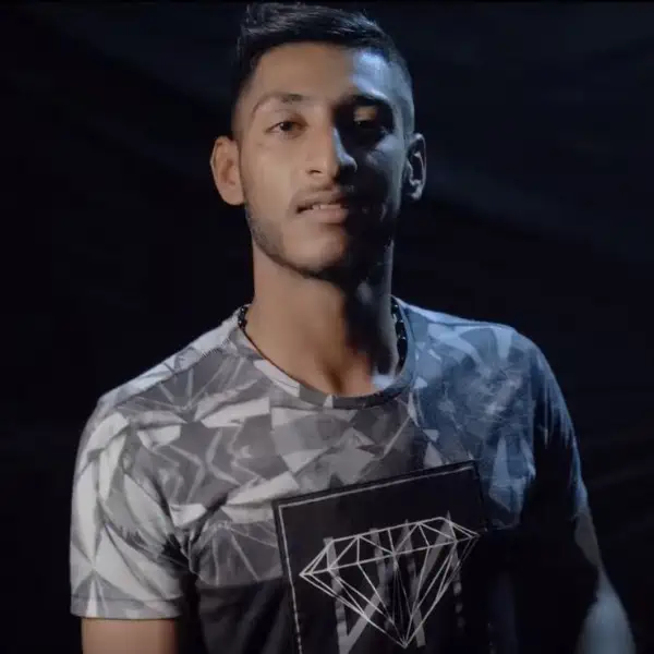 Tekste këngësh shqip nga Emiljan Tirona