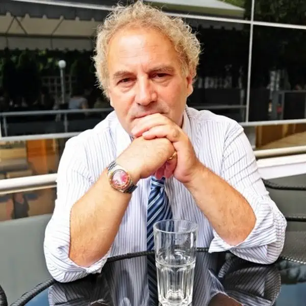 Visar Zhiti :: Biografia