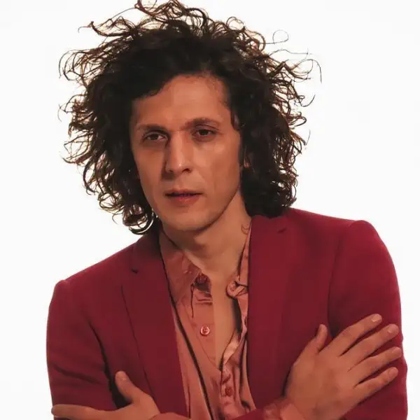 Ermal Meta :: Biografia