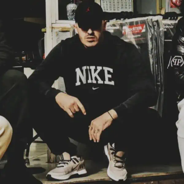 Niku Bossi :: Biografia