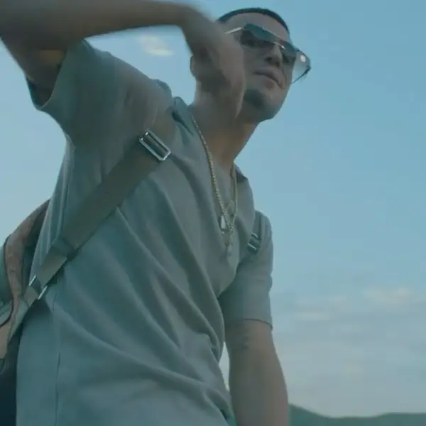 Senri, Këngë